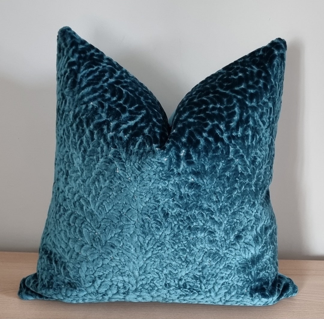 Designers Guild Cartouche Teal & Omega Velvet Cushion Cover 45x45 Cm - Etsy