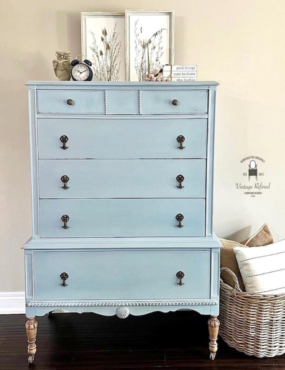 Hay chest of drawers store