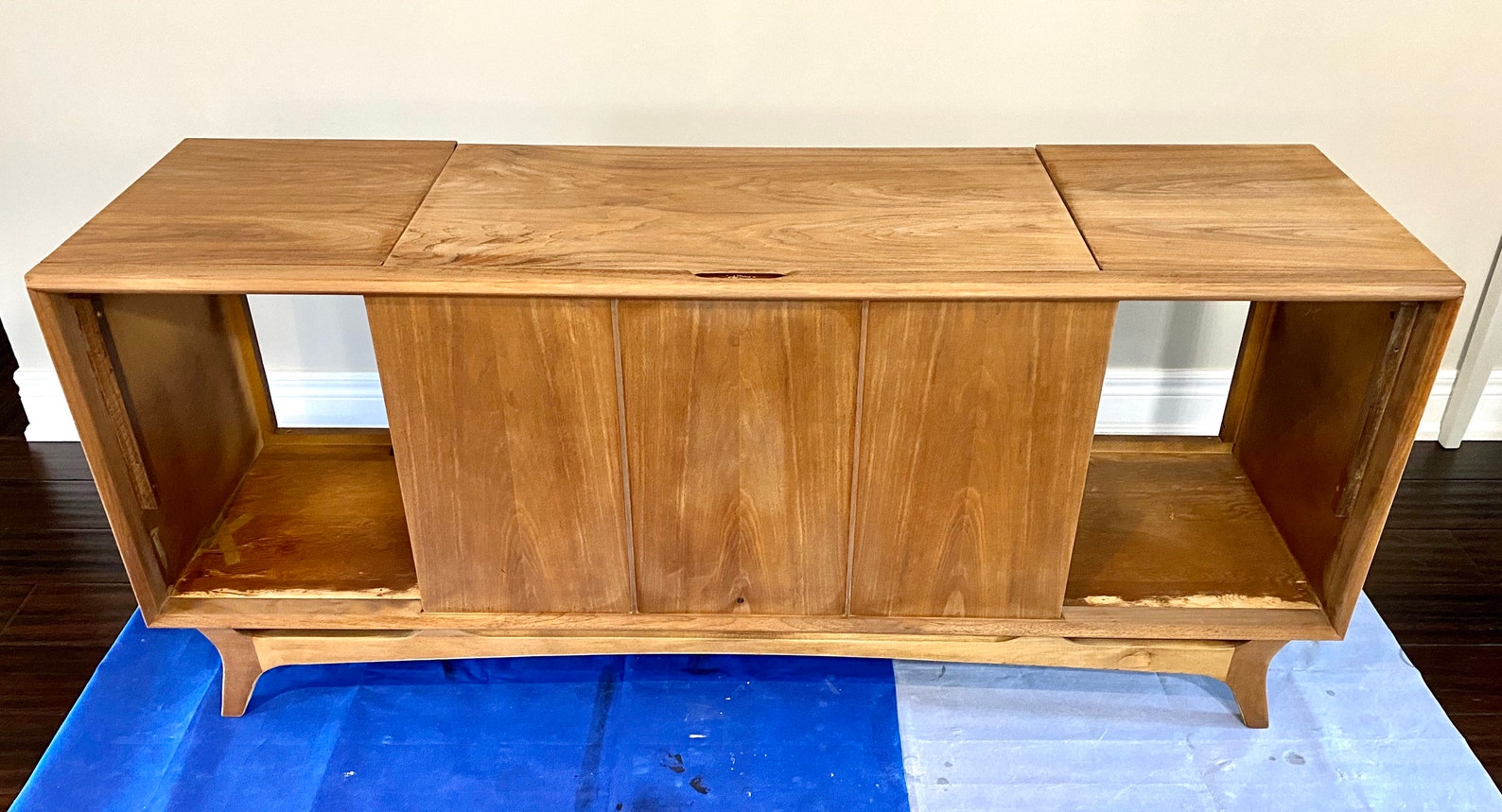 SOLD 1950s MCM Emerson Console - Etsy
