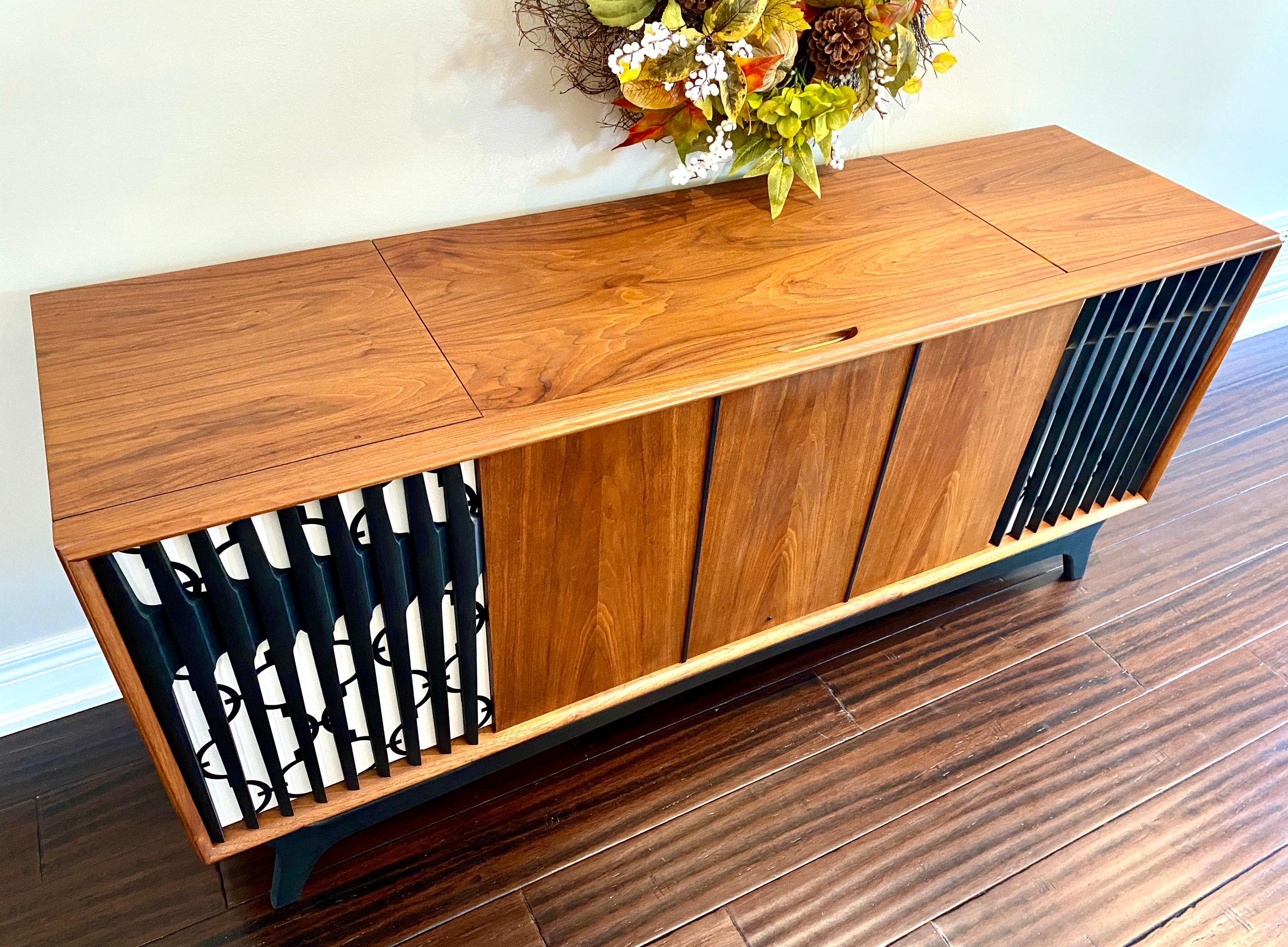 SOLD - 1950s MCM Emerson Console - Etsy