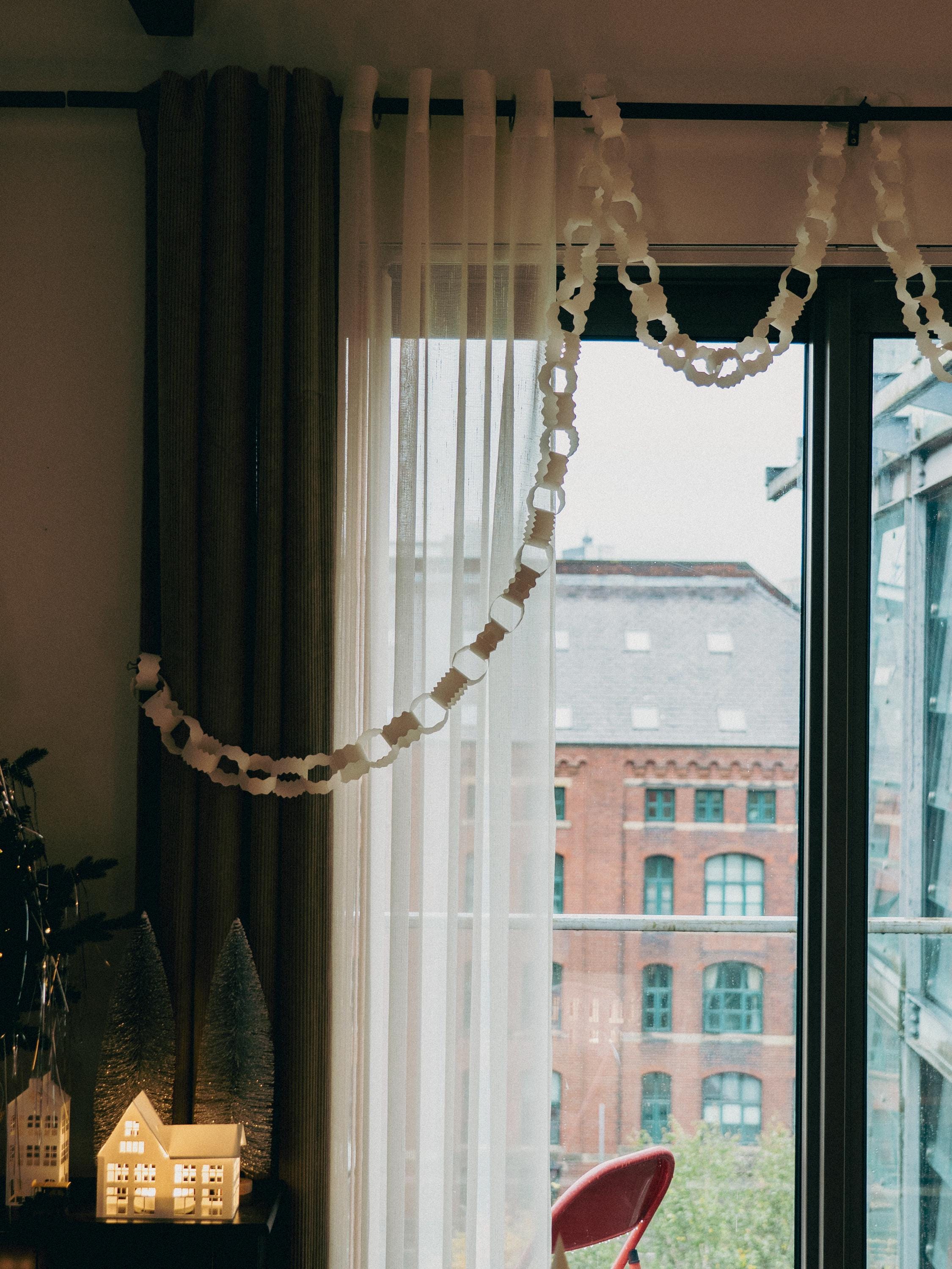All White Paper Chain Garland, Festive Home Decor, 10 Ft Long, 3 Meters ...