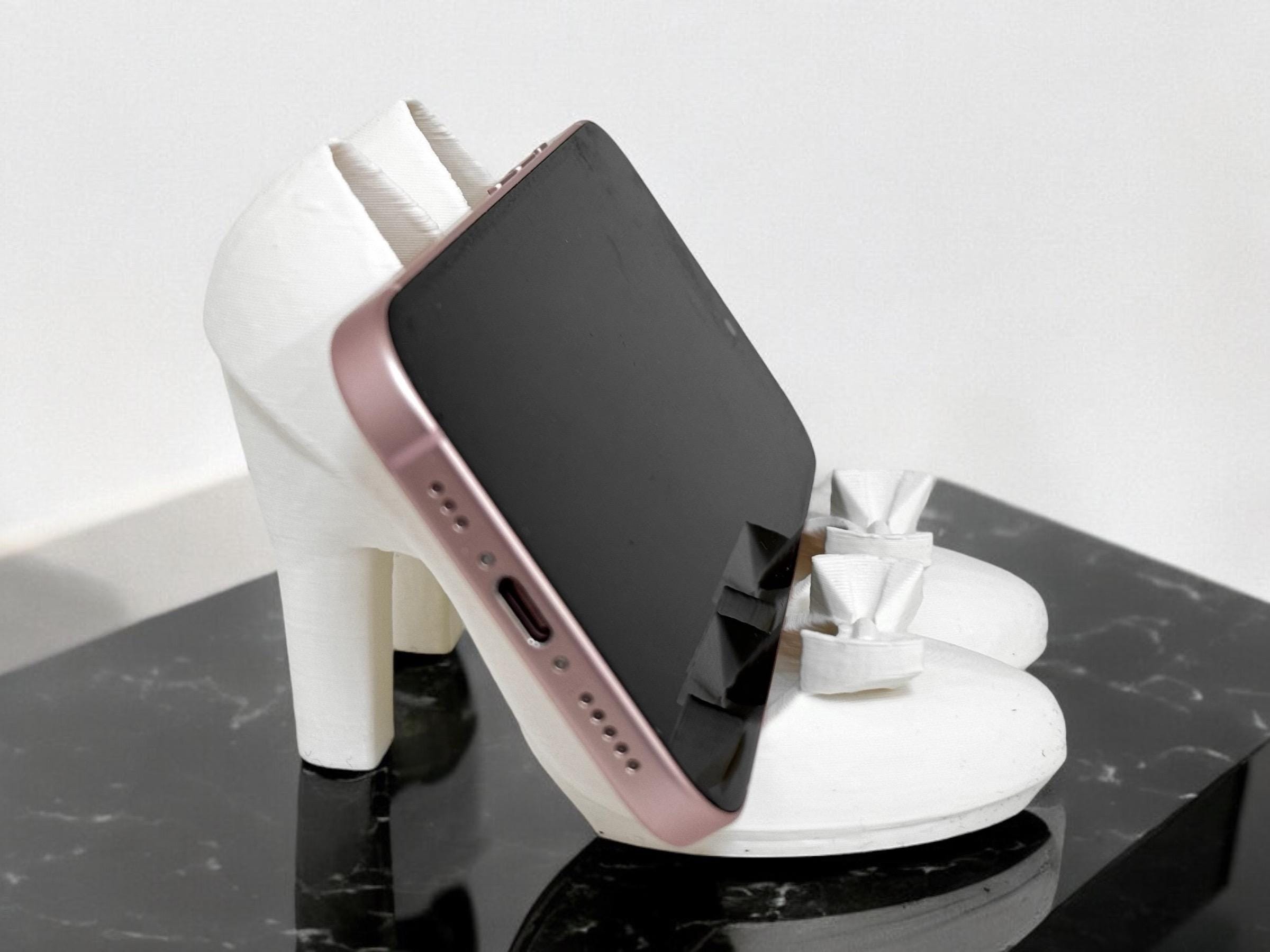Stylish High Heels Phone Stand | Fashionable Smartphone Holder for Desk ...