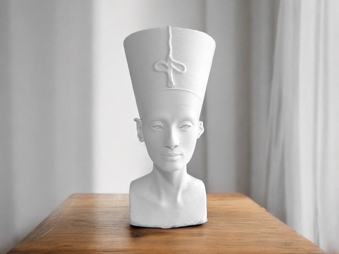 Nefretiti Desktop Bust - 3D Printed Egypt History Bookshelf Statue ...