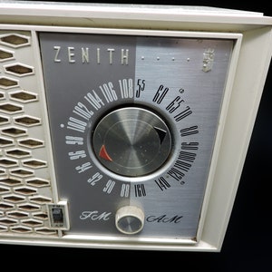 Vintage Zenith AM FM Radio ~ Vintage Zenith Tube Radio H723 ~ Vintage ...