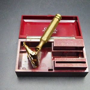 Vintage GEM Razor With Case ~ GEM Razor in Maroon Bakelite Case ...