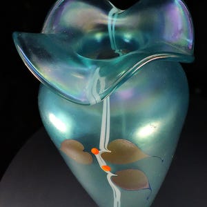 Abelman Art Glass Vase ~ Stuart Abelman Vase ~ Iridescent Moon Flowers ...