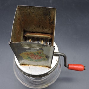 Vintage Nut Grinder Old Nut/food Grinder Jar Grinder Hand Operated ...