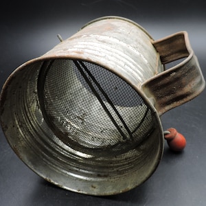 Vintage Flour Sifter ~ Bromwell Flour Sifter - Metal Flour Sifter ...