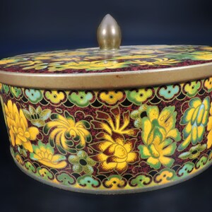 Vintage Daher Storage Tin ~ Colorful Flower Themed Biscuit or Candy Tin ...