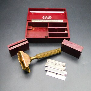 Vintage GEM Razor With Case ~ GEM Razor in Maroon Bakelite Case ...