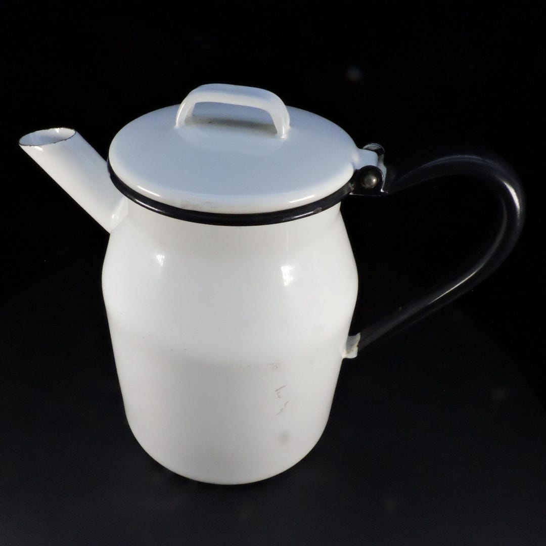Vintage Pitcher ~ Spouted Enamelware Pitcher ~ Large Milk Pitcher ...