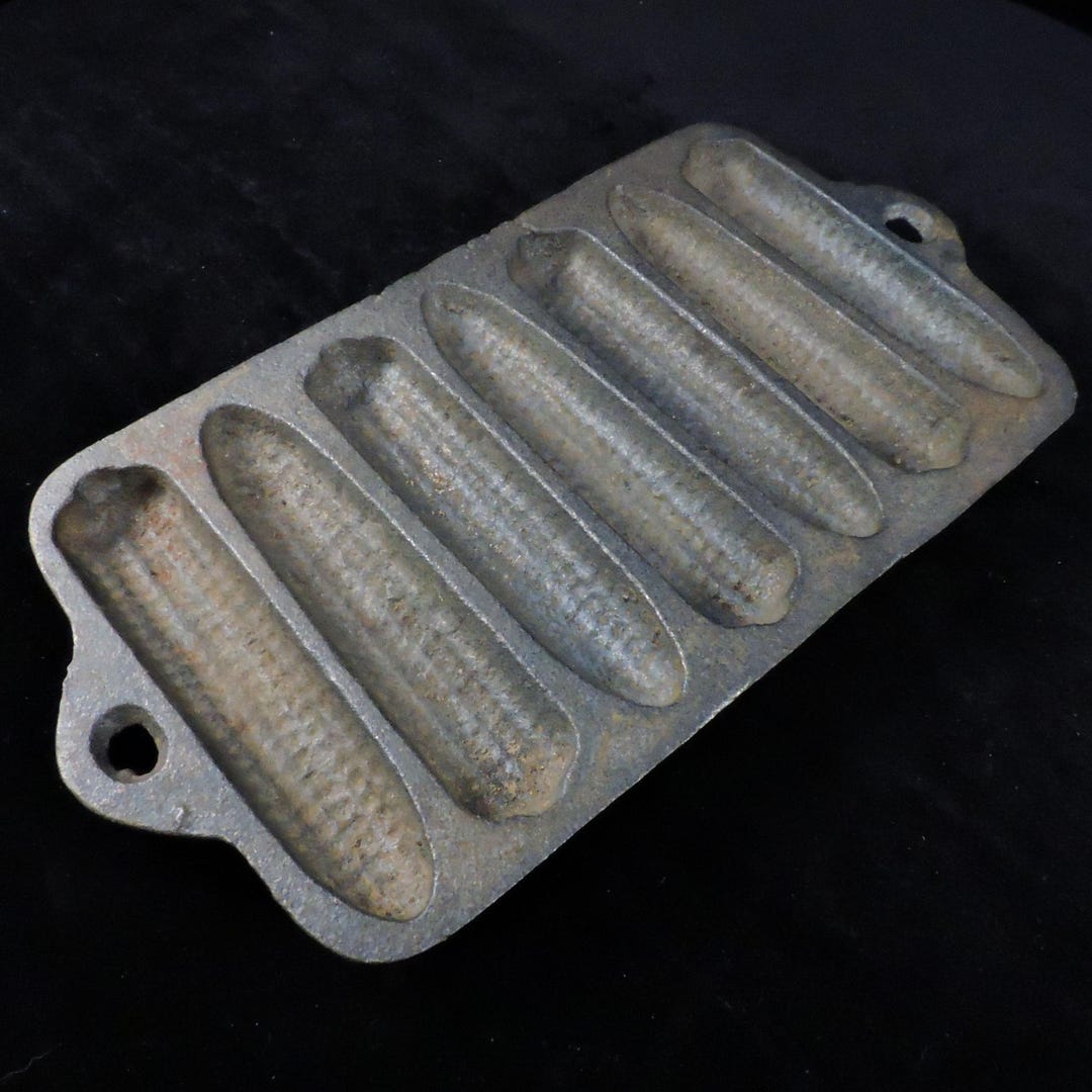 Vintage Cast Iron Mini Cornbread Pan ~ Small Cast Iron Pan ~ Antique ...