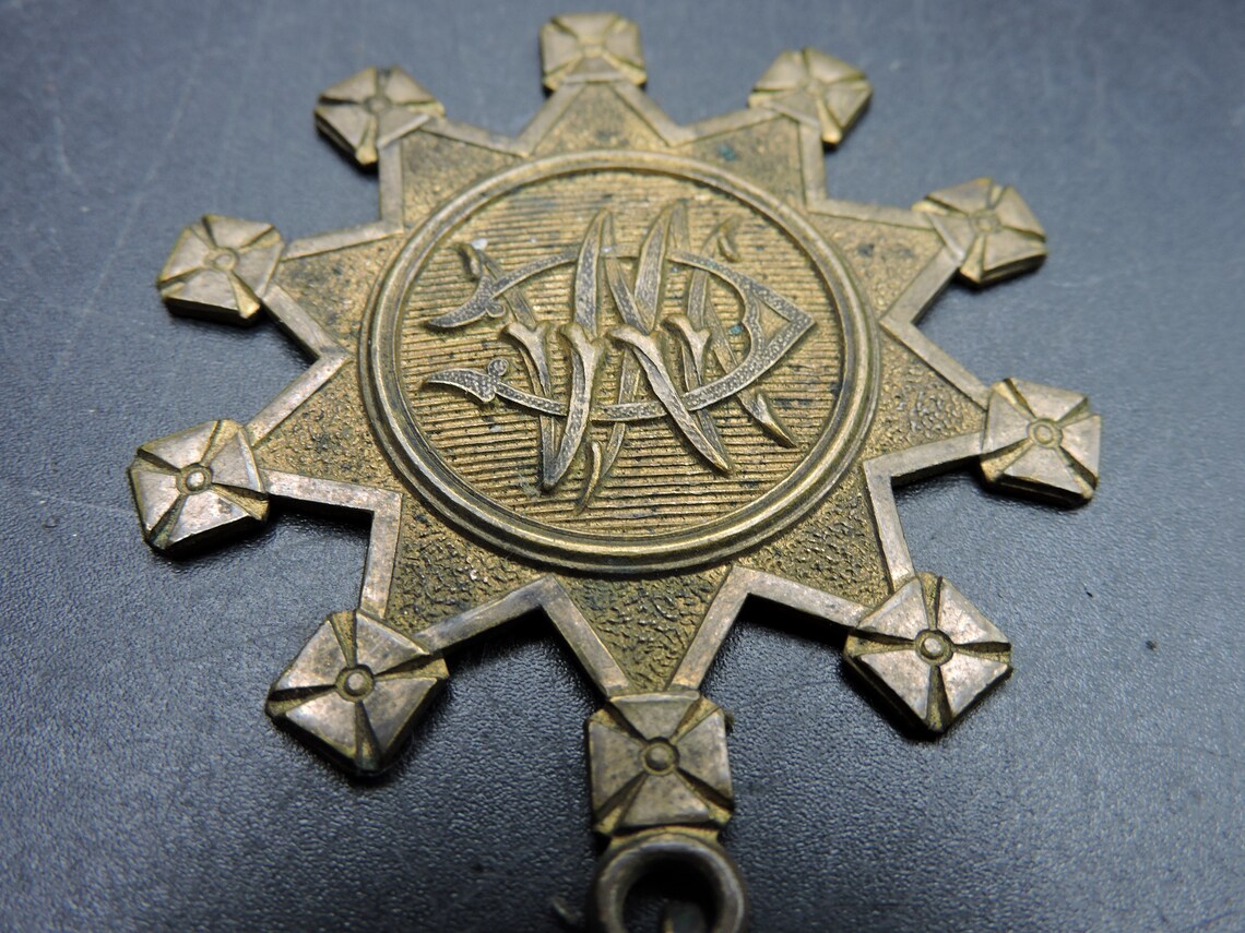 Vintage Medallion Old Brass Medallion Unique Brass Medal - Etsy