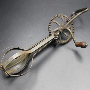 Vintage Hand Mixer ~ Antique Hand Mixer ~ Old Hand Mixer ~ Vintage Egg ...