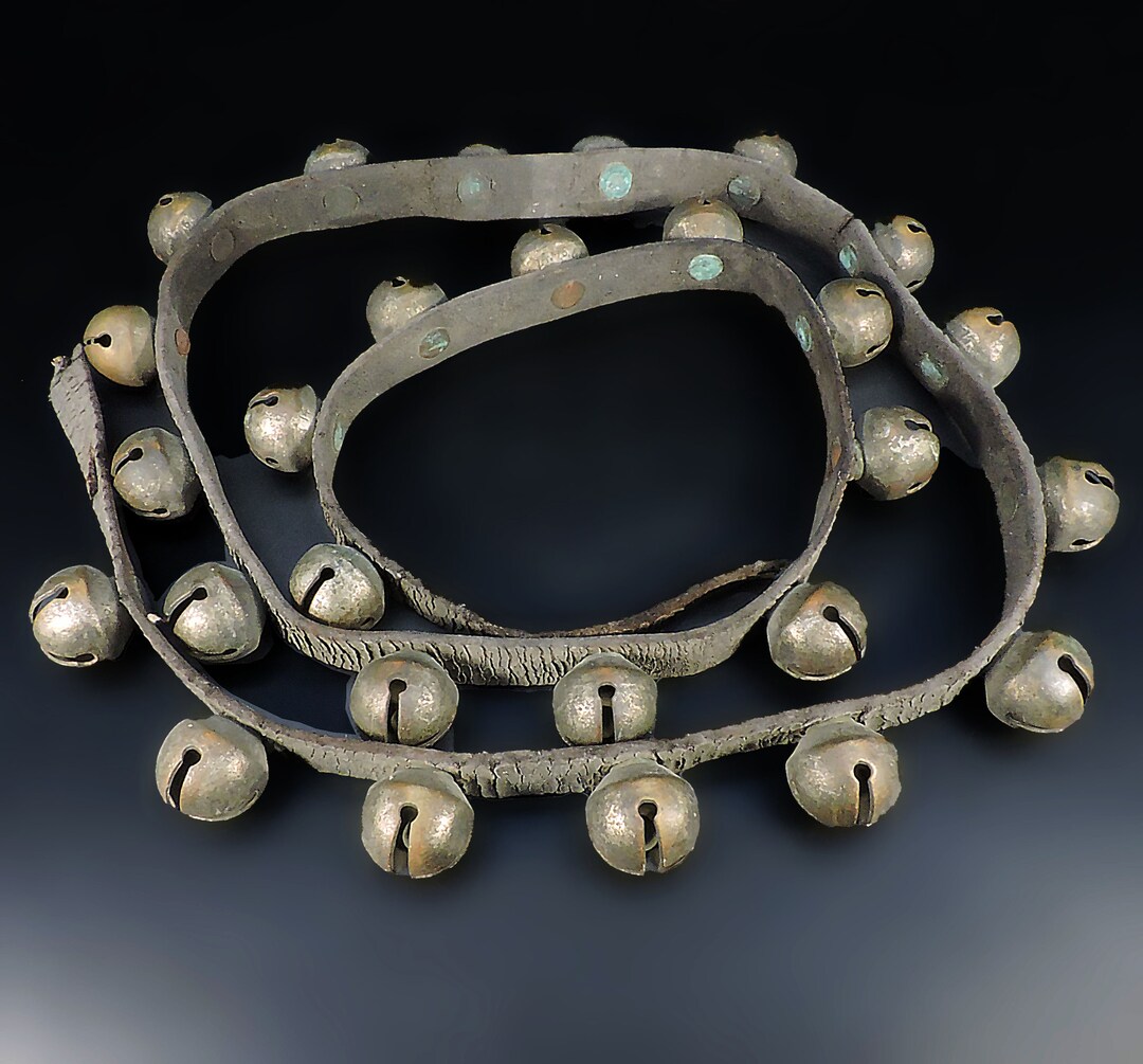 Antique Brass Sleigh Bells ~ Antique Horse Bells ~ Long Strand of Bells ...