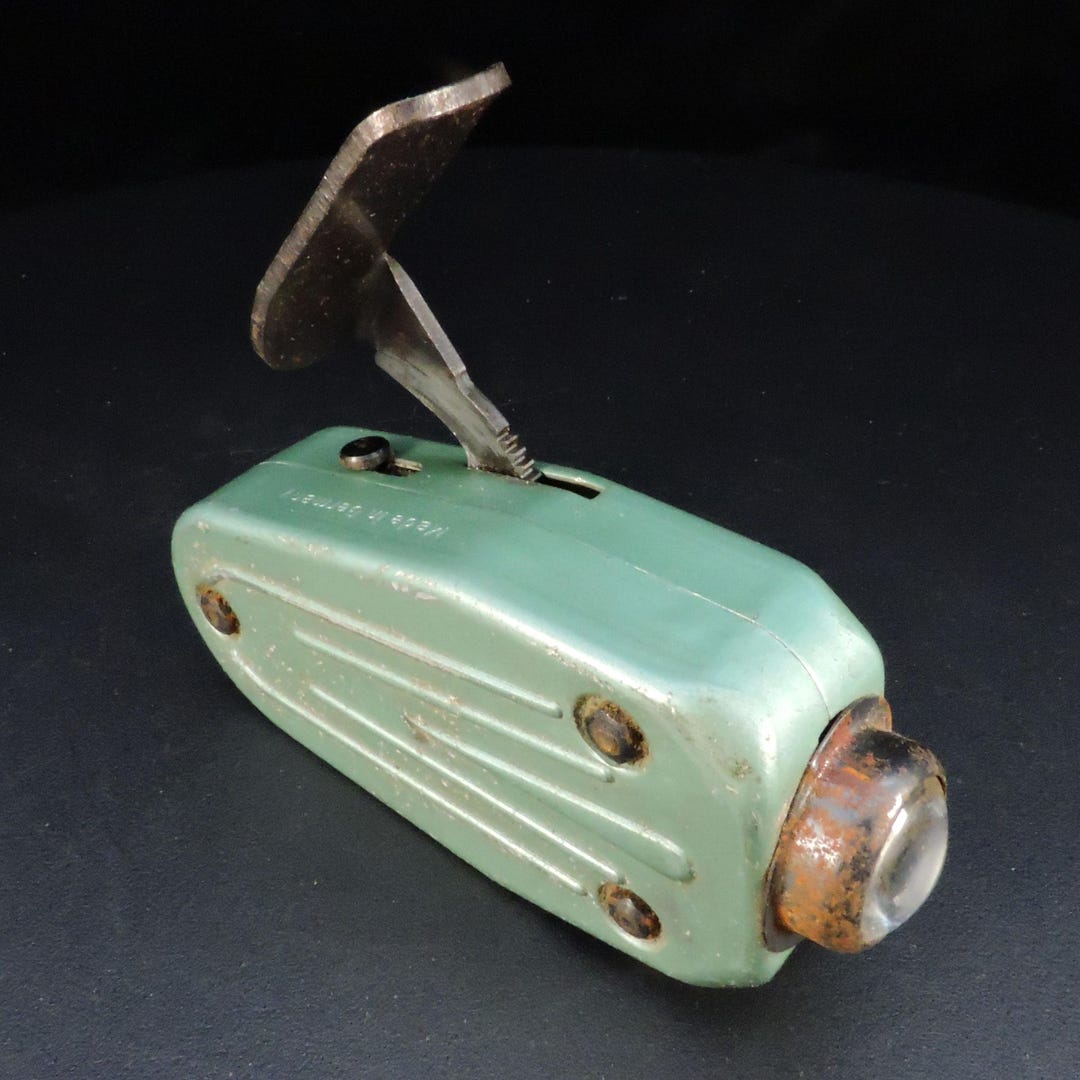 Vintage WWII Flashlight ~ Vintage Geres Handcrank Flashlight ~ Vintage ...