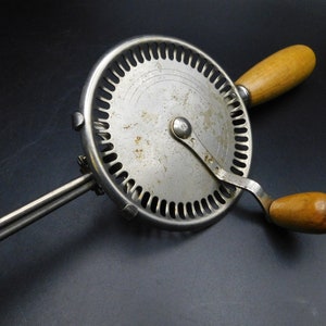 Vintage Hand Mixer ~ Vintage ECHO Cream Whip ~ Kitchen Hand Mixer ~ Old ...