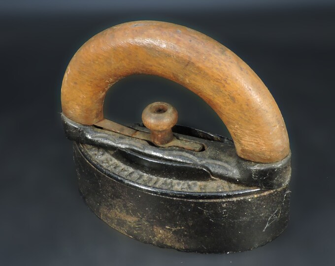 Vintage Cast Iron Coal Heated Sad Iron With Latch, 7 Long Wood Handle ...