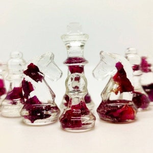 Natural Roses Petals Resin Chess Set | Custom Chess Pieces | 45mm King ...