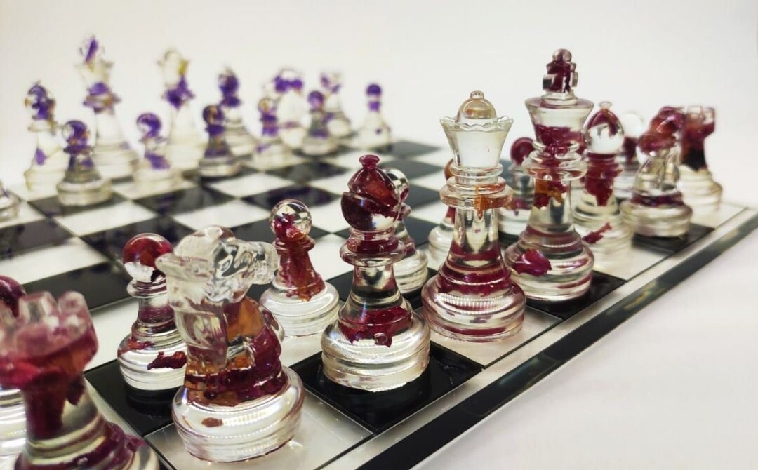 Custom Rose Chess Set Size of King 2.75 Inch 7 Cm Resin Chess Pieces ...