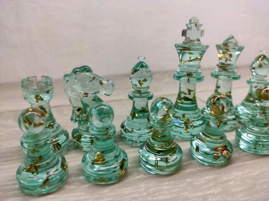 Custom Resin Chess Sets With Board Size of King 2.75 Inch 7 Cm Resin ...