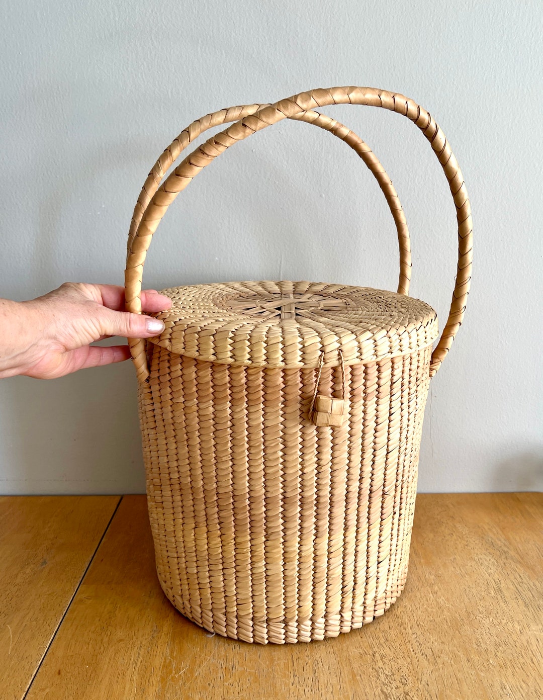 Large Woven Straw/grass & Palm Leaves Cylinder Basket With Lid and ...