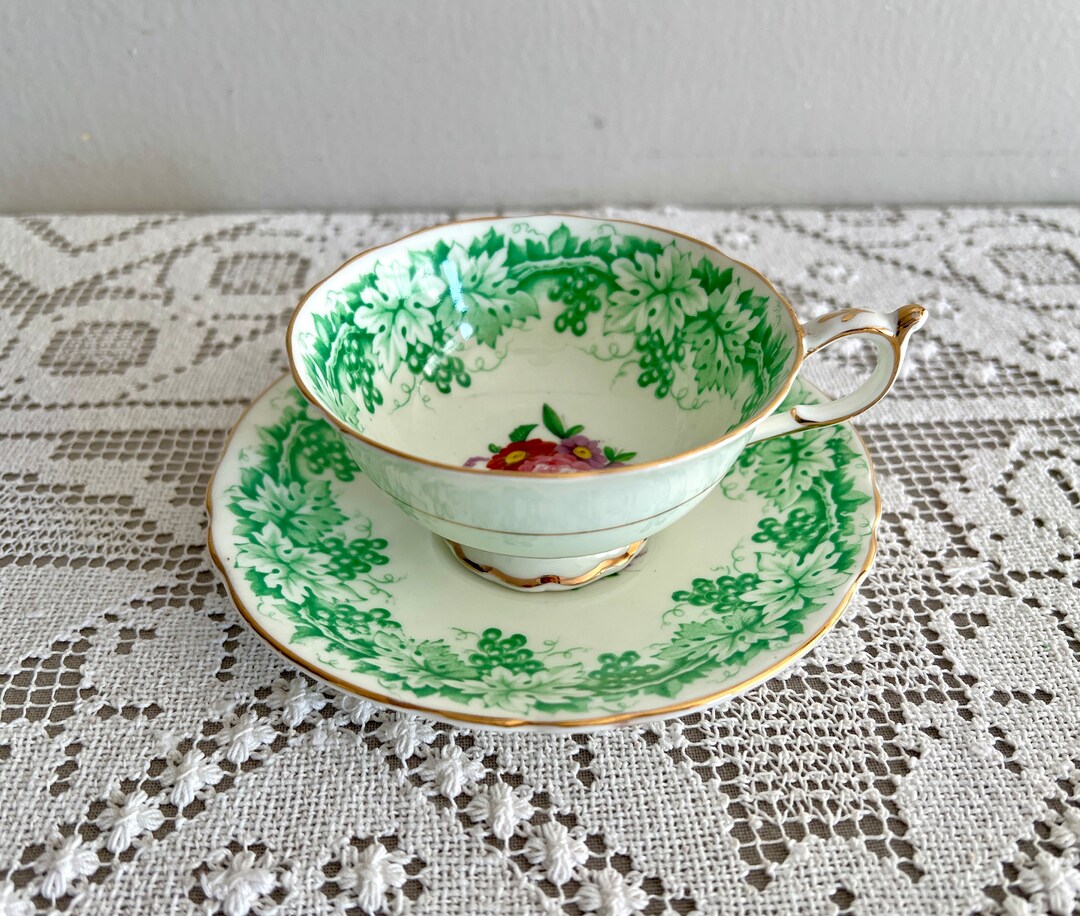 Vintage Paragon by Appointment H.M. the Queen & H.M Queen Mary Fine ...