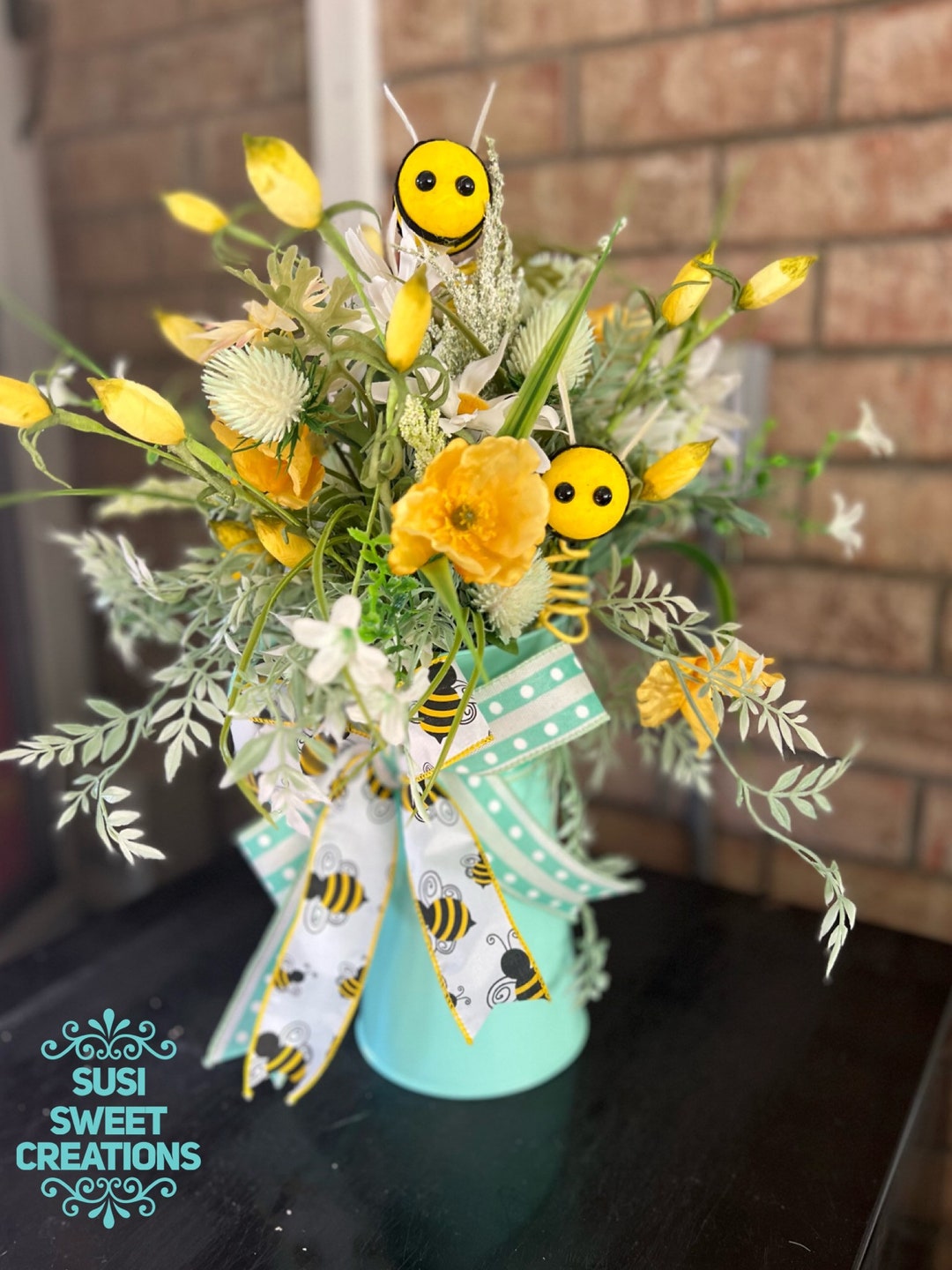 Bee Floral Pot, Summer Flower Decor, Bee Water Pitcher, Vase, Bee Table ...