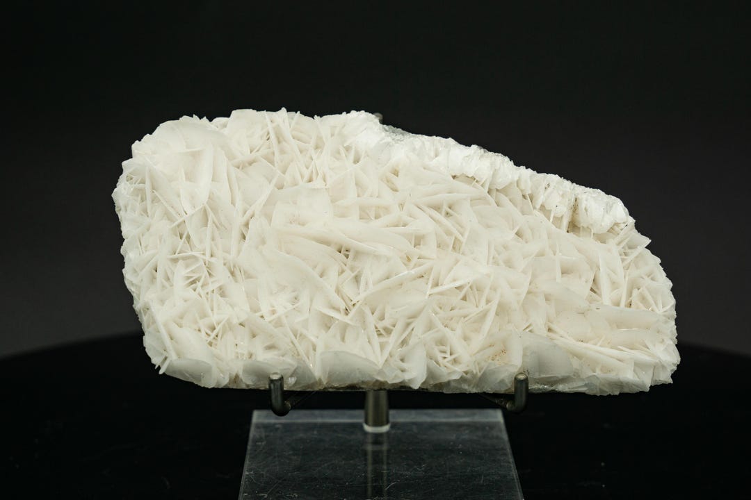 Uv-reactive White Rose Calcite Crystal Fujian - Etsy