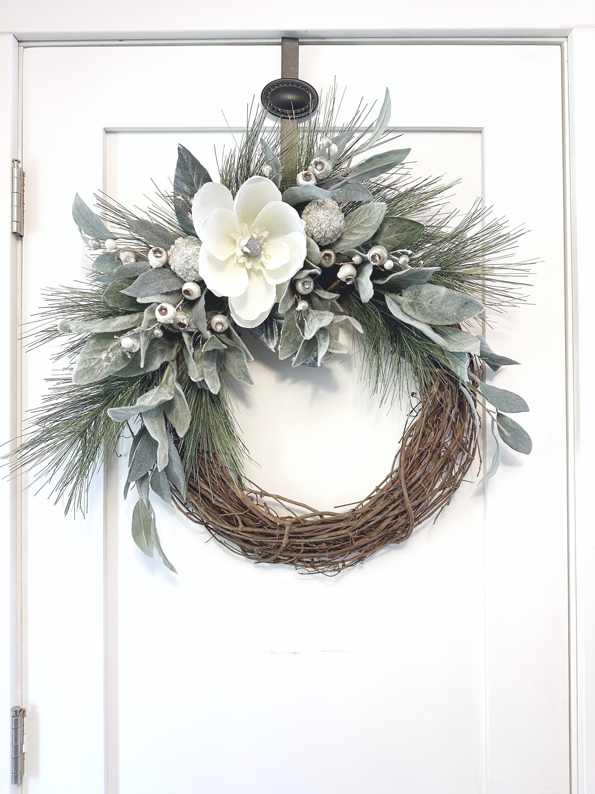 Beautiful White Christmas Wreaths