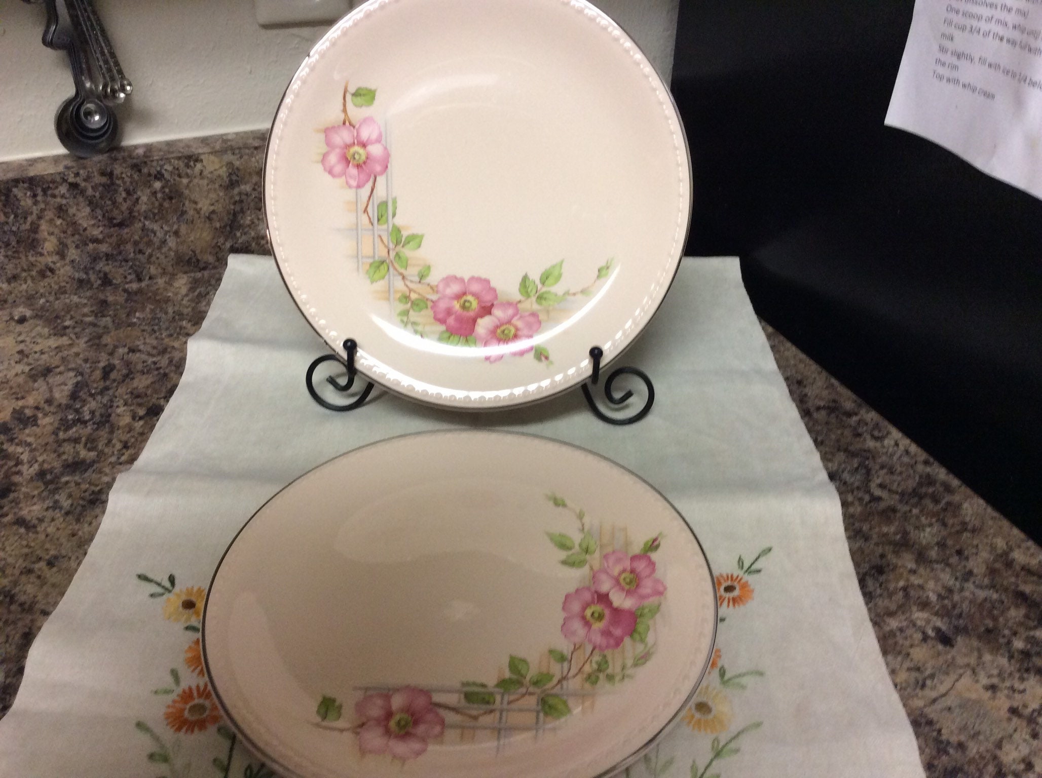 Set of 2 Taylor Smith Plates. - Etsy