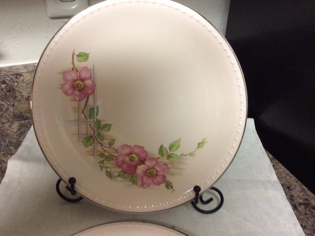 Set of 2 Taylor Smith Plates. - Etsy