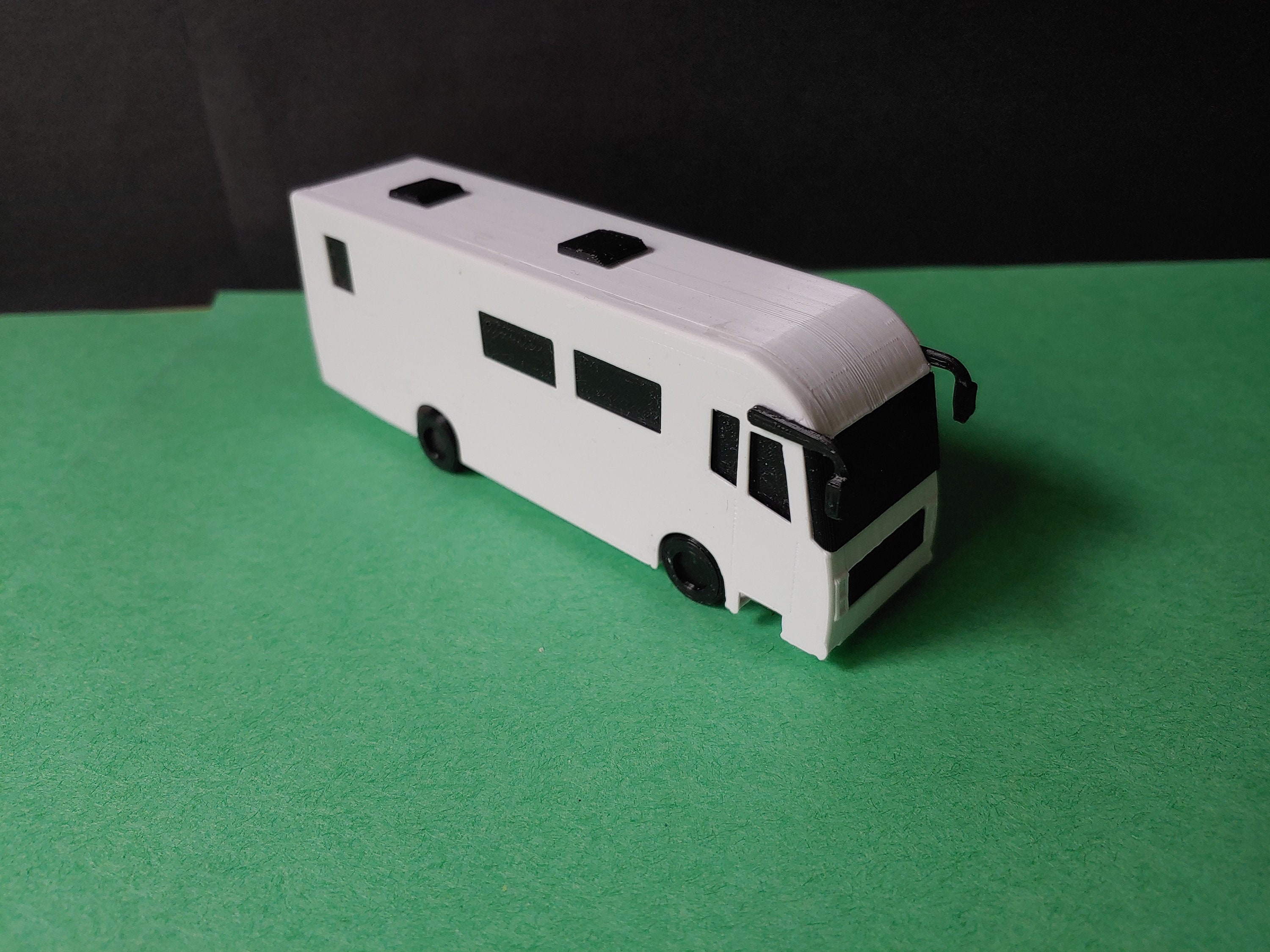 2-pk HO 1:87 Winnebago Journey Motorhome 34N RV Camper W Rotatable ...