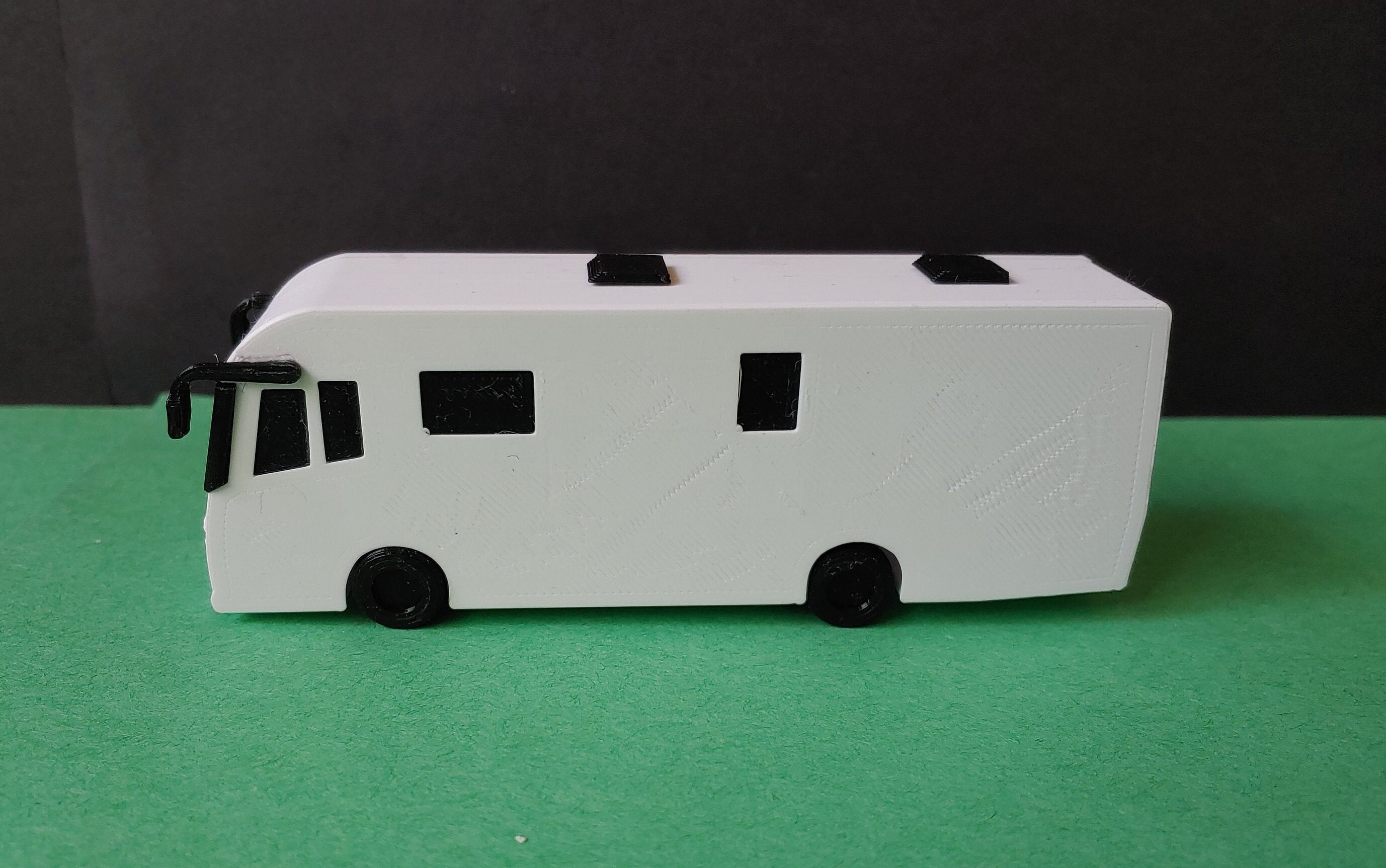 2-pk HO 1:87 Winnebago Journey Motorhome 34N RV Camper W Rotatable ...