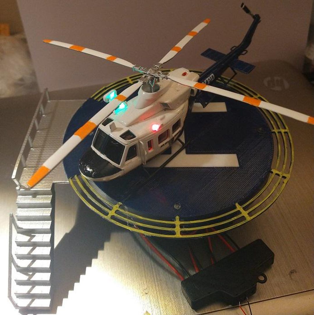 S 1:64 Scale Heli Pad Helicopter Landing Pad W 4x Red Blinking Leds ...