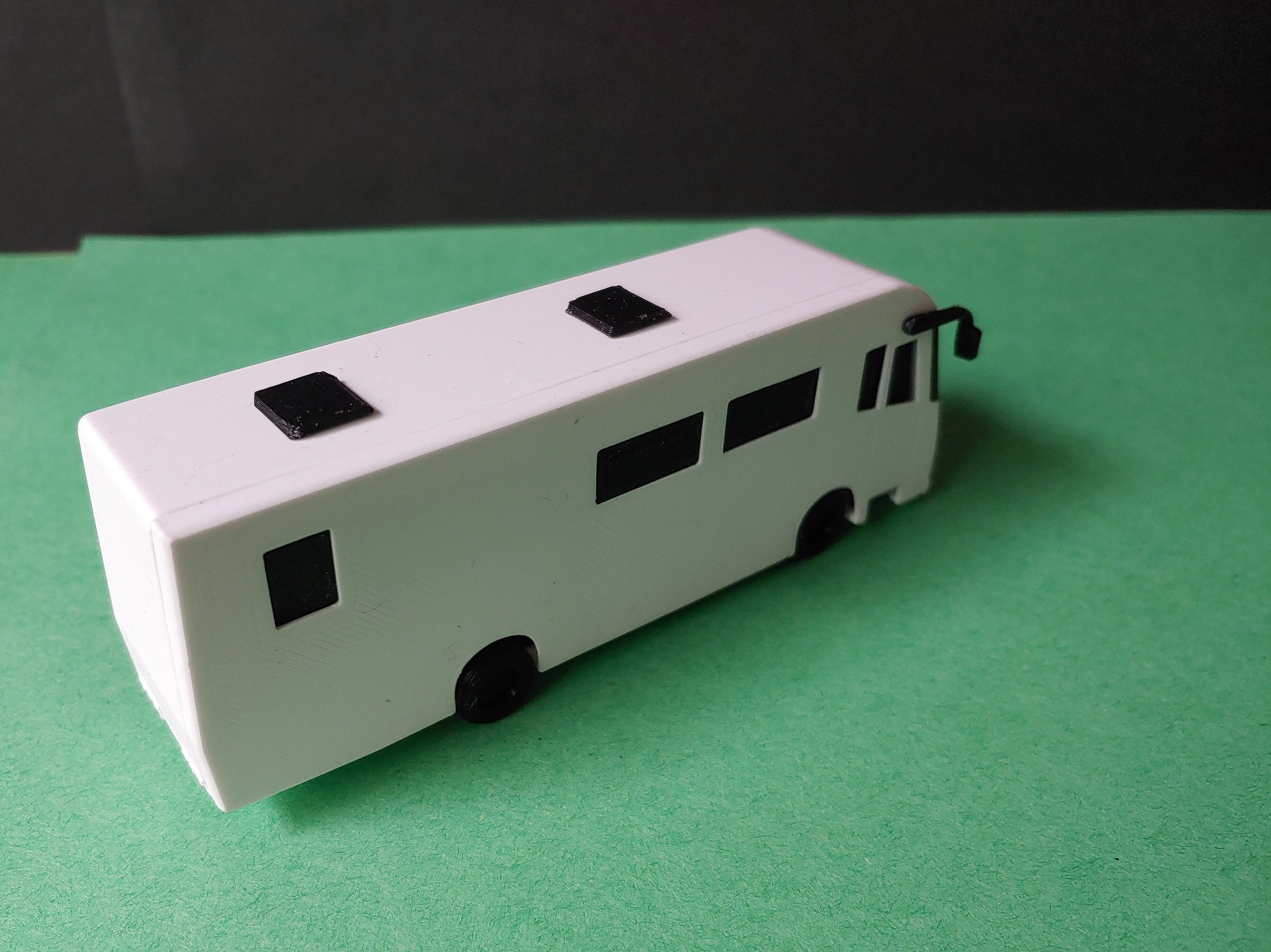 2-pk HO 1:87 Winnebago Journey Motorhome 34N RV Camper W Rotatable ...