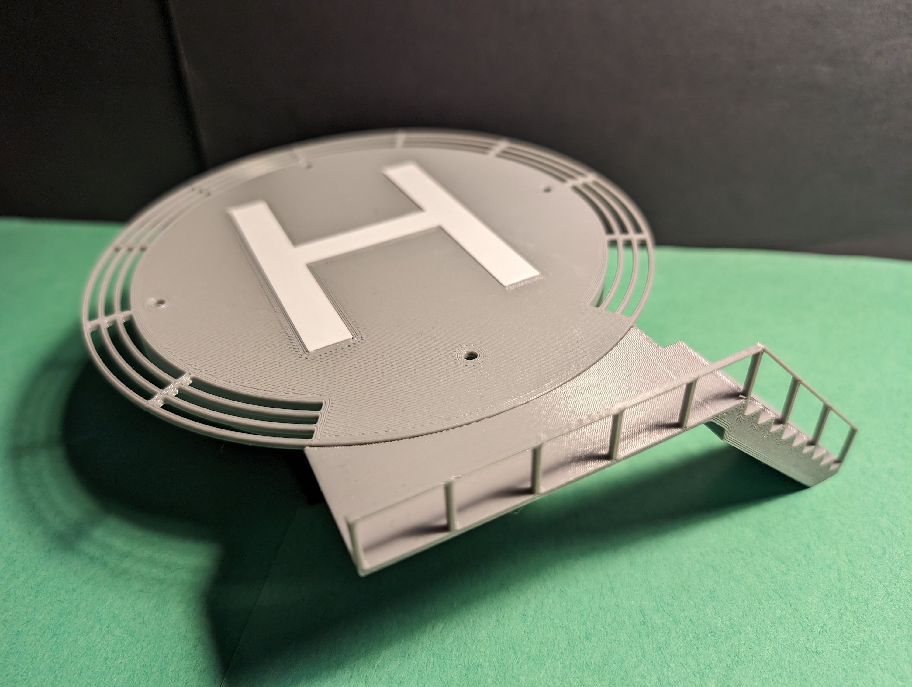 S 1:64 Scale Heli Pad Helicopter Landing Pad W 4x Red Blinking Leds ...