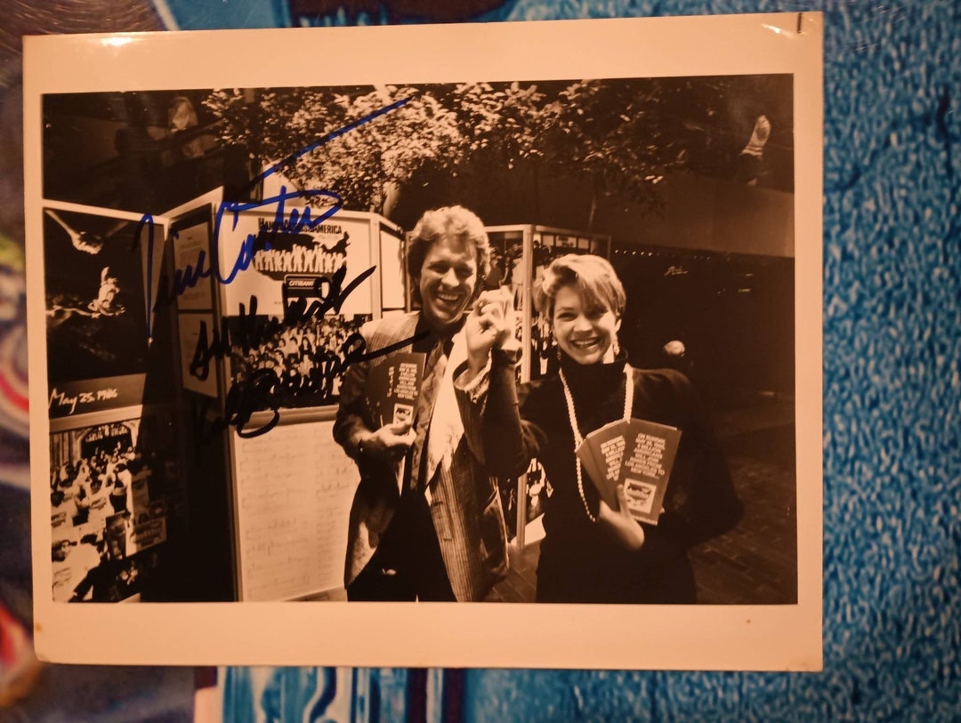 Finn Carter Signed and Kale Browne Photo Lending A Hand 8 X 10 - Etsy