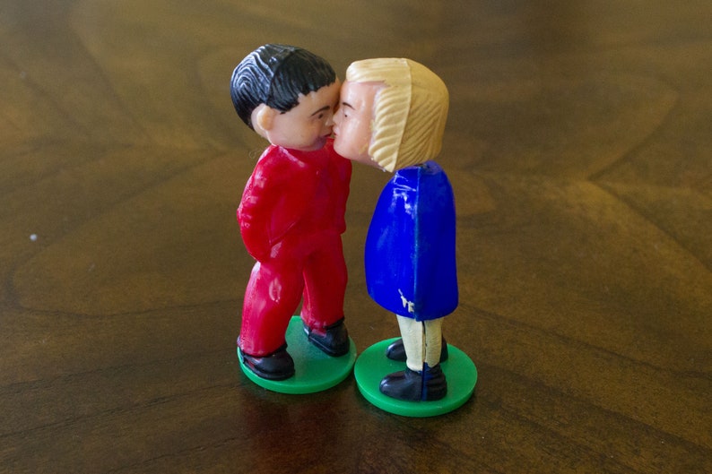 Art Dolls Vintage Bobble Heads Kissing Couple Made in British Hong Kong ...