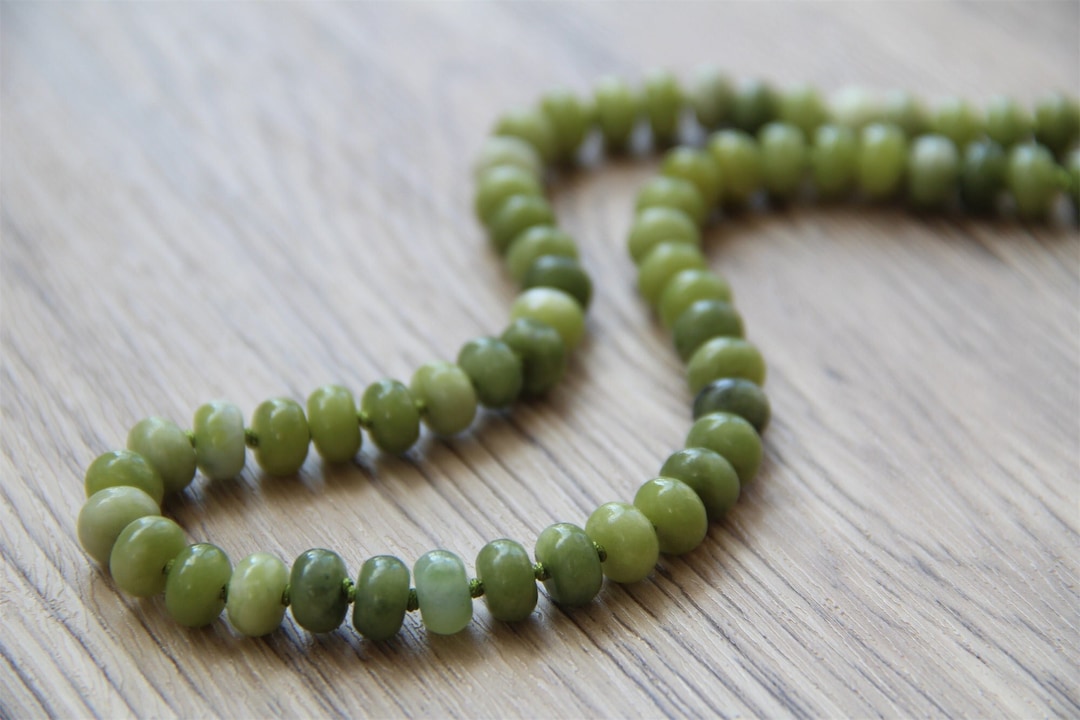 Green Jade Hand Knotted Gemstone Necklace, Silk-knotted Gem Beaded ...
