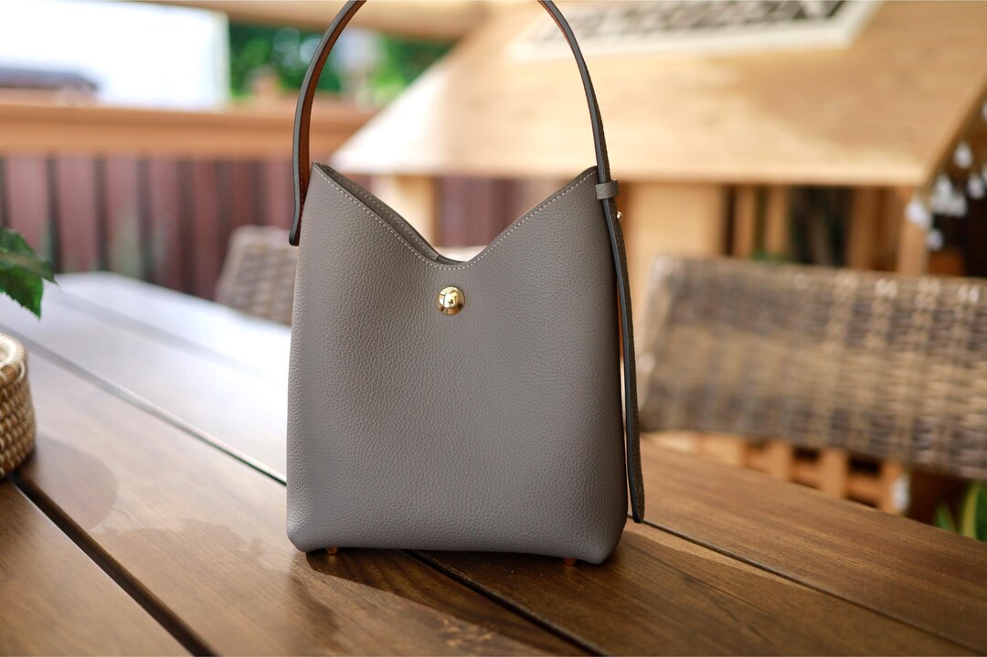 Vela 20 Bag, German Togo Leather, Carry as a Tote or Shoulder Bag ...