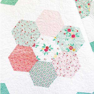 Flamingo Toes Vintage Garden Quilt Pattern Finished Size: 72"x86" - Etsy