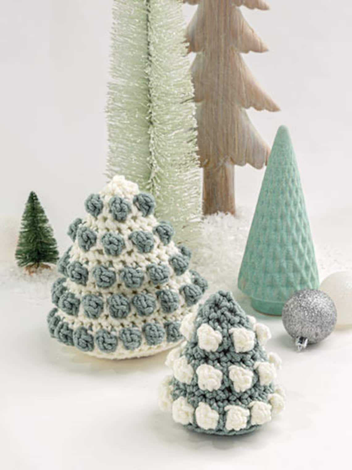 Annie's Crochet Stash-buster Christmas Crochet Pattern Book: 35 ...
