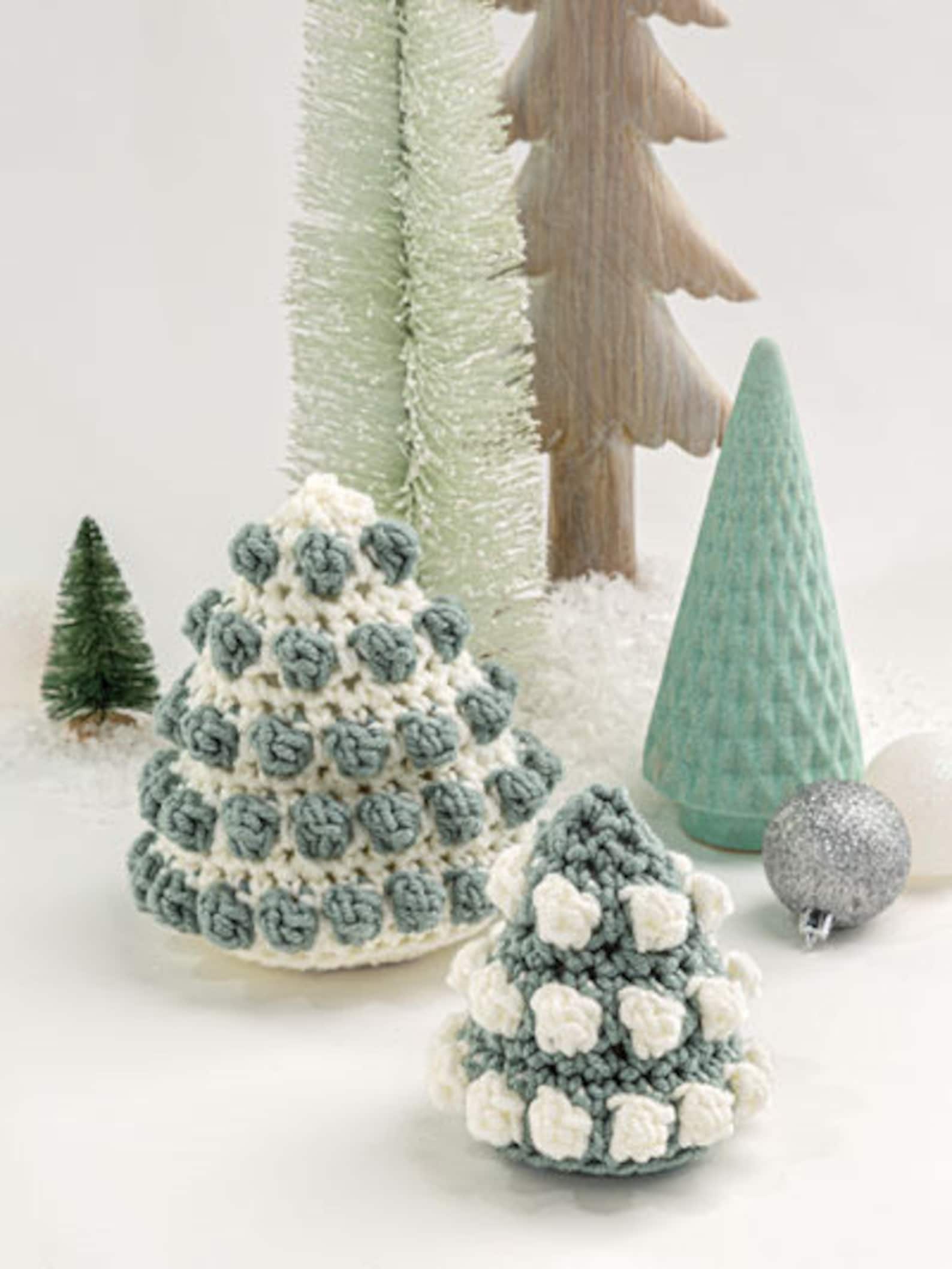 Annie's Crochet Stash-buster Christmas Crochet Pattern Book: 35 ...