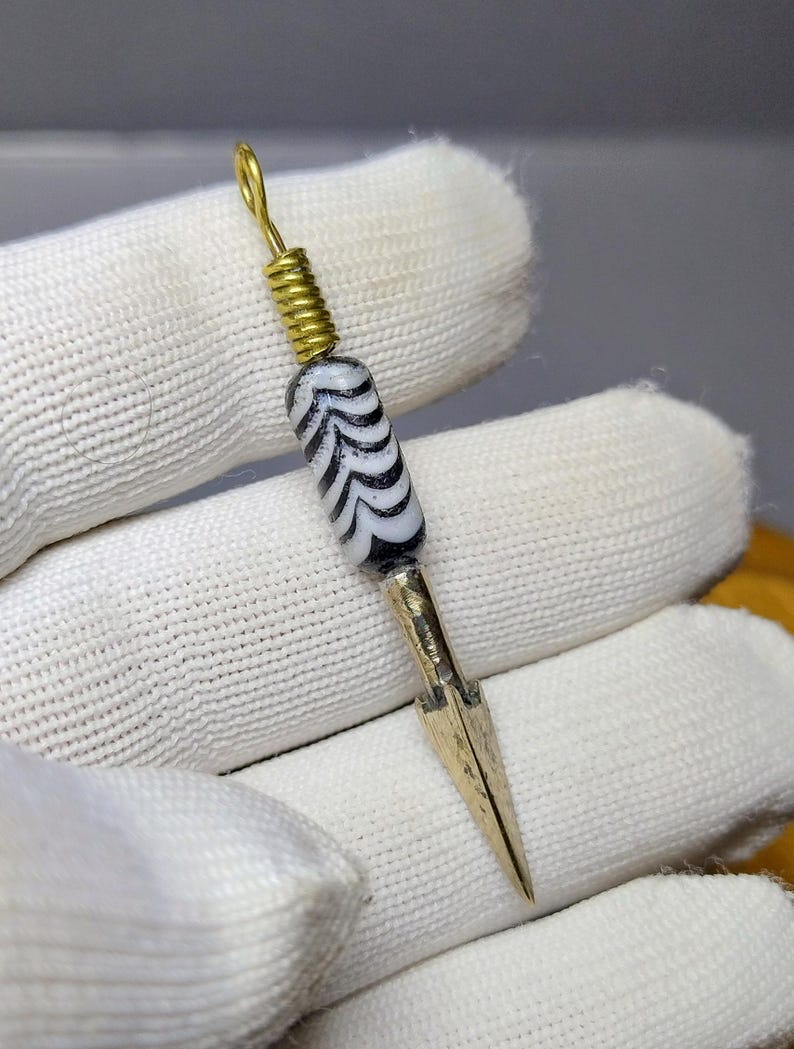 Scythian Arrowhead & Bead 5-2th Century BC 100% Authentic Ancient ...