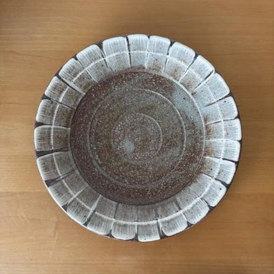 Hyozan Rokuro Flower Plate - Etsy