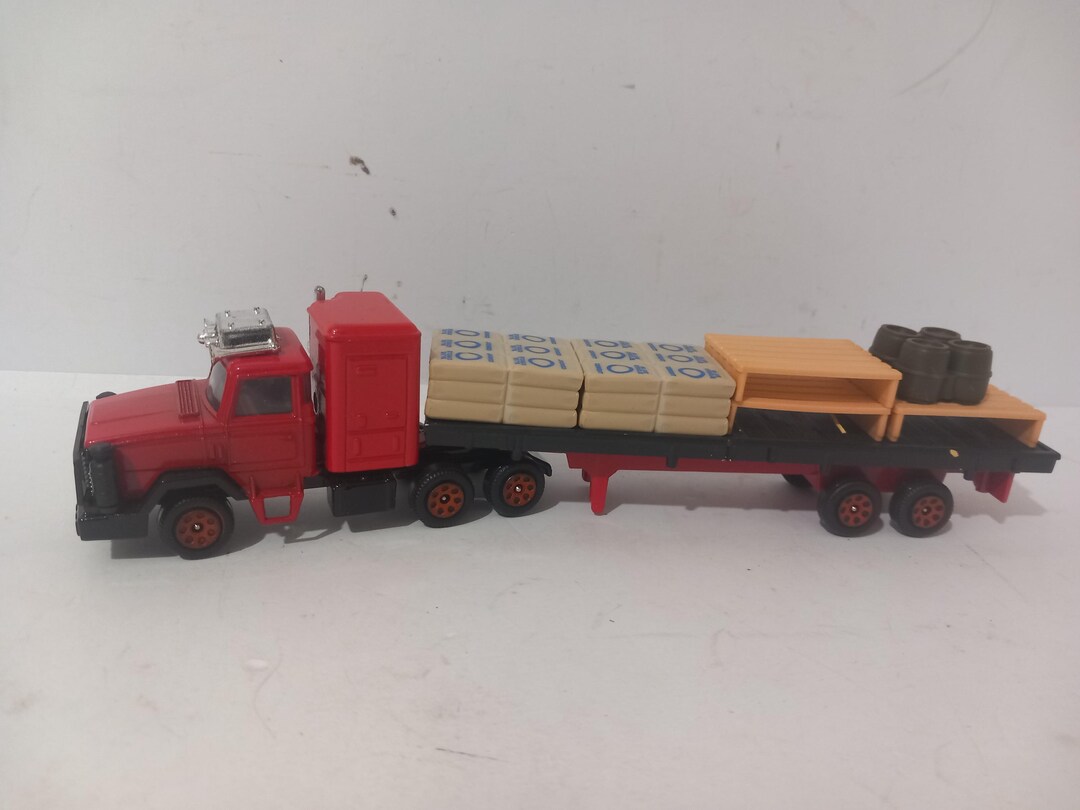 Corgi Diecast Model Lorry Leyland Articulated Flatbed With Builders ...