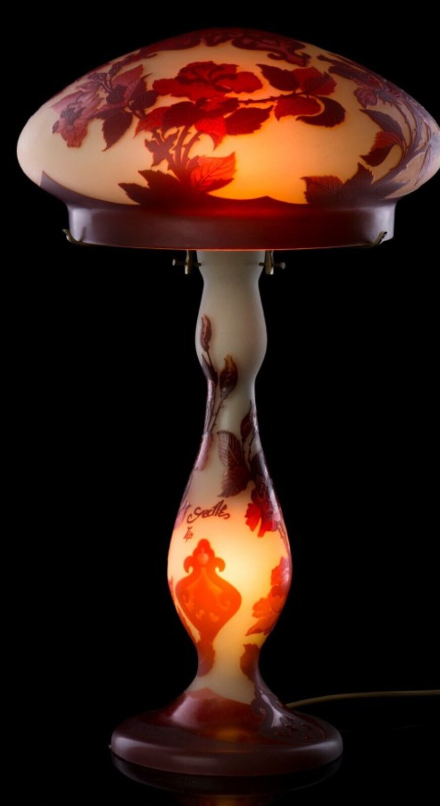 Fashionable Red Roses - Galle Type Table Lamp - Etsy