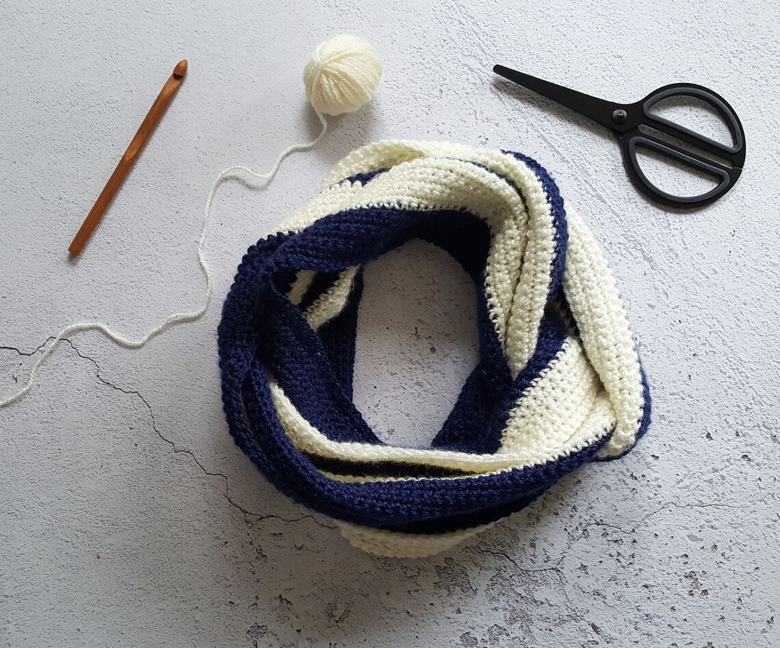 Cream and Navy Scarf, Snood, Wrap Around Scarf - Etsy Denmark