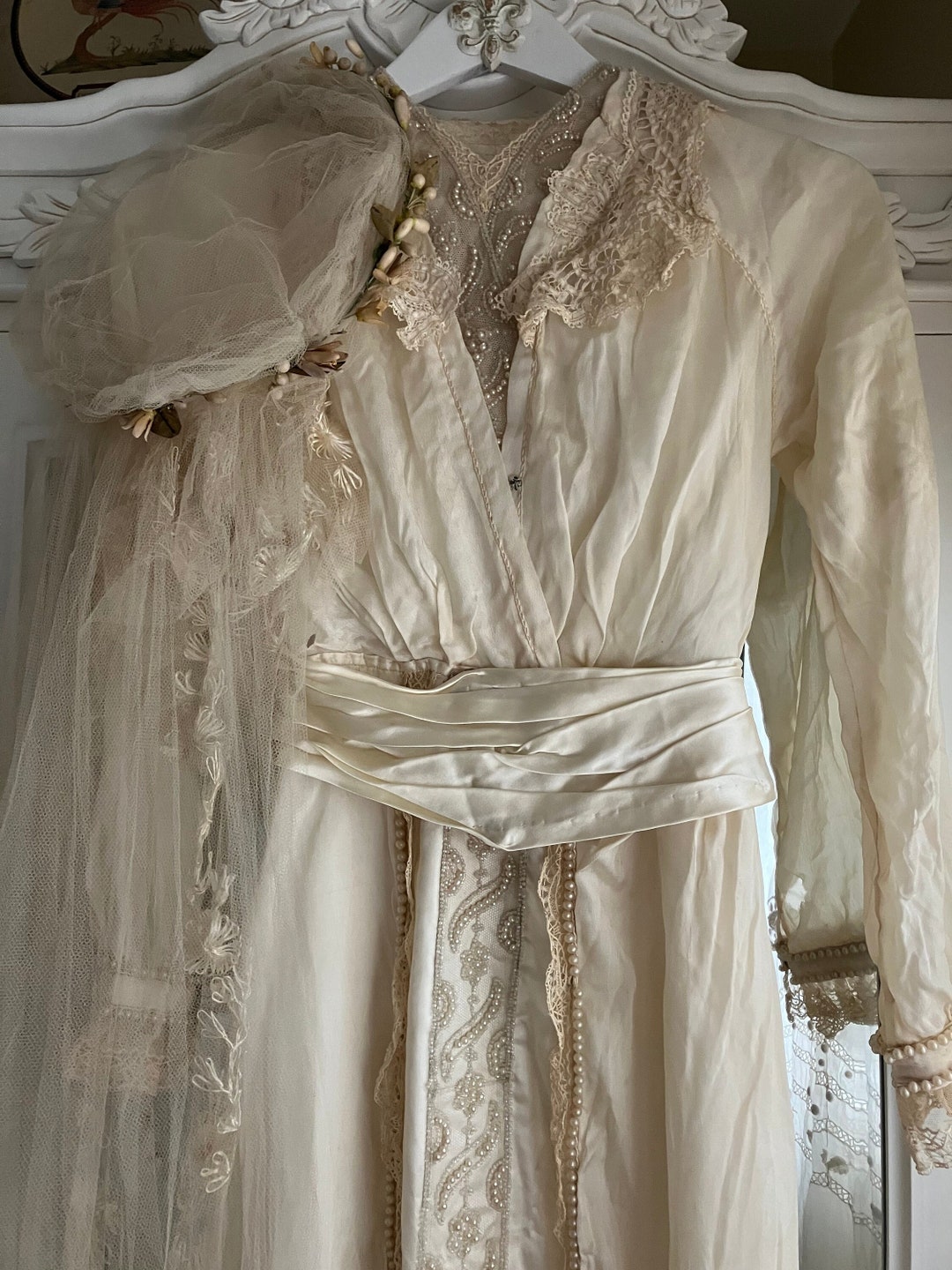 Exquisite Antique Silk Dress and Wedding Veil, Antique Victorian Cream ...
